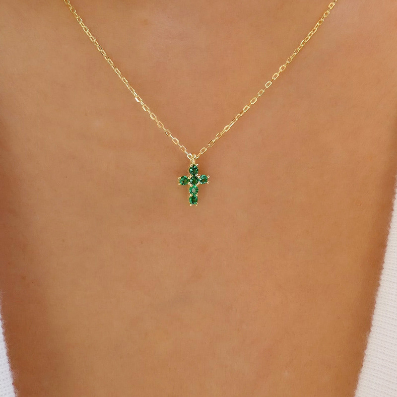Collier pendentif croix catholique verte • Mon Pendentif